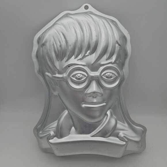 Wilton | Kitchen | Vintage 20 Wilton Harry Potter Cake Pan | Poshmark